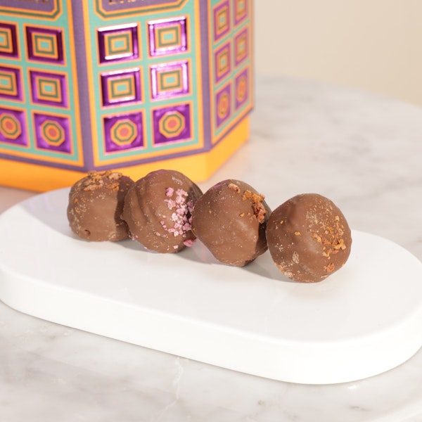 Buy and send Ermine Chocolate Bites Box gift Online in Riyadh | Floward ...