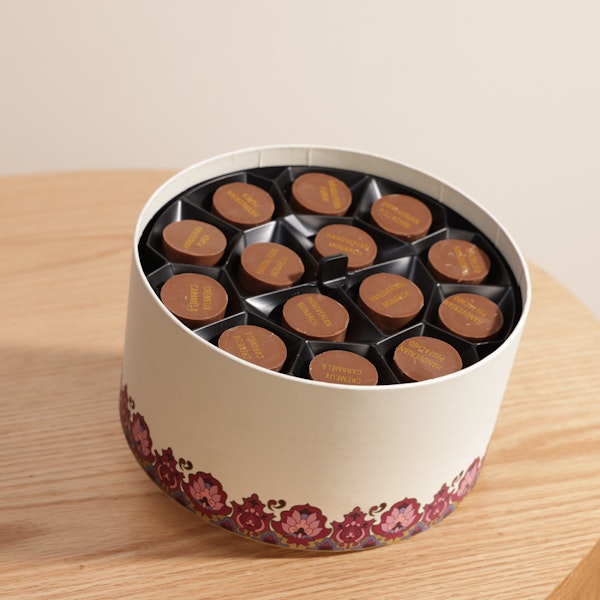 Buy and send Hanoverian Round Chocolate Box gift Online in Sharjah ...