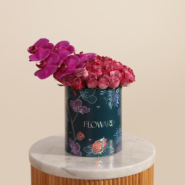 Buy and send New Year's Purple Flowers Box | 30 Flowers gift Online in ...