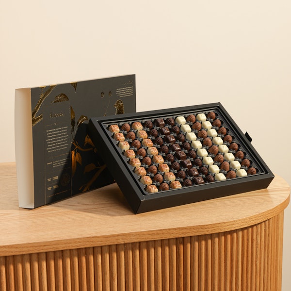 Buy and send Anoosh Petite Chocolate Box gift Online in Riyadh ...