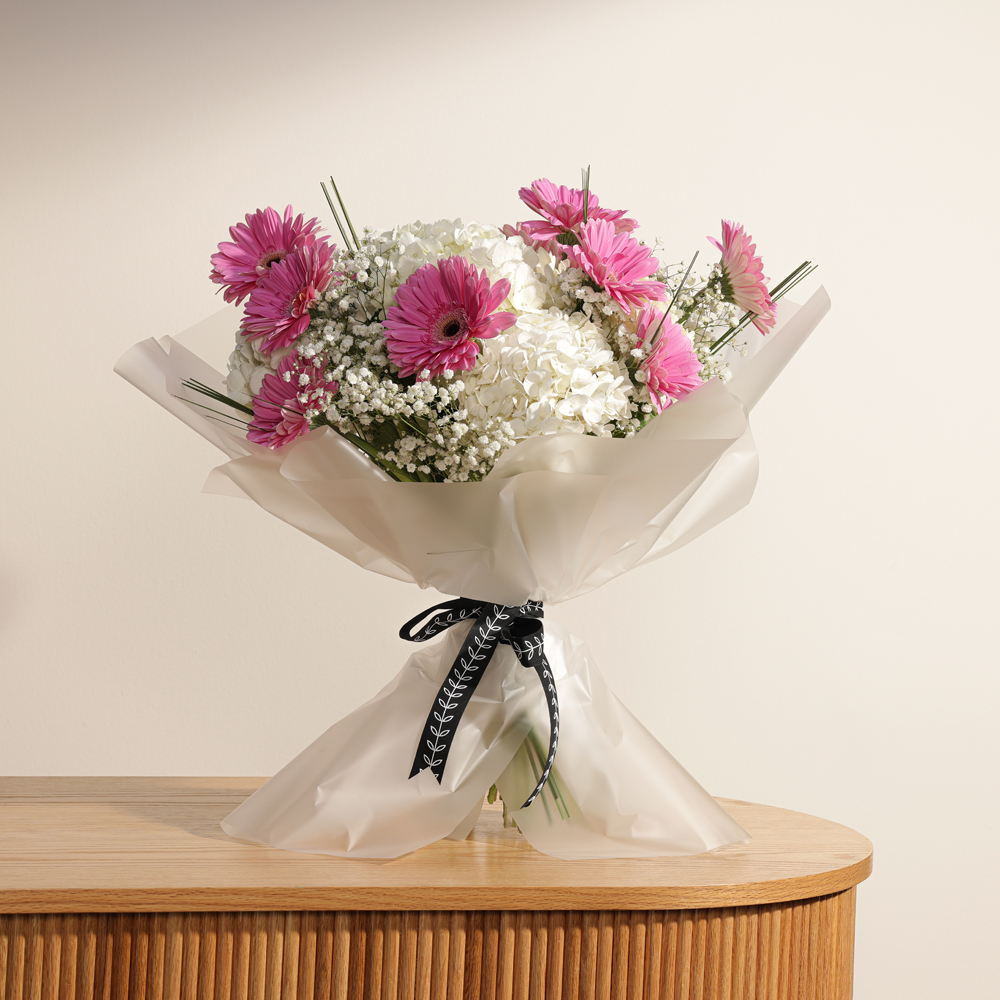 Online Flowers & Gifts Delivery in Qatar | Floward | Same-Day Flowers ...