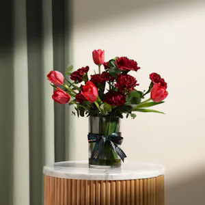 Buy and send Velvet Shades Flower Vase gift Online in Muscat | Floward ...