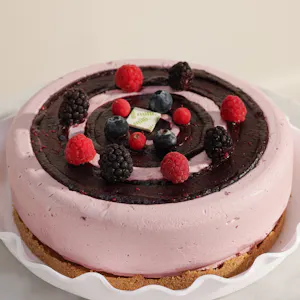 Buy and send Milli Bakery Berry Ice Cream Cake gift Online in Kuwait ...