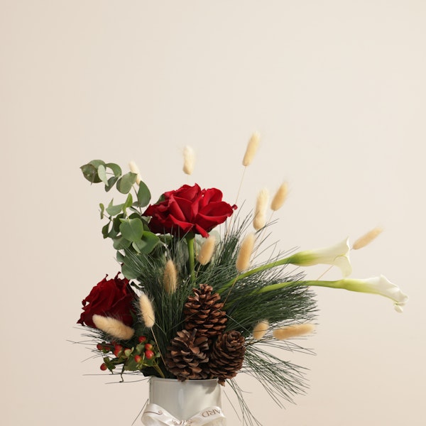 Buy and send Shining Moments Flower Vase gift Online in Riyadh ...