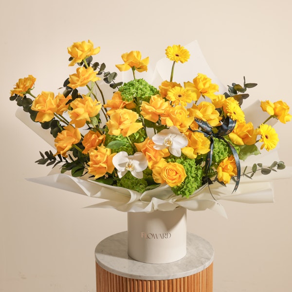 Buy and send The Gentleman's Radiant Flowers Box gift Online in Muscat ...