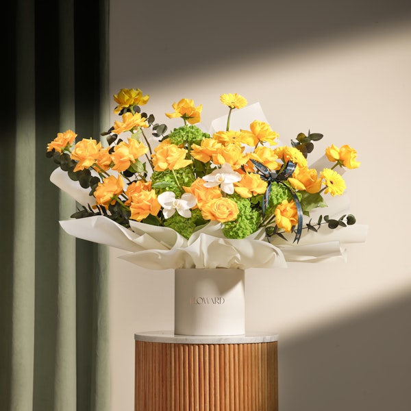 Buy and send The Gentleman's Radiant Flowers Box gift Online in Dammam ...