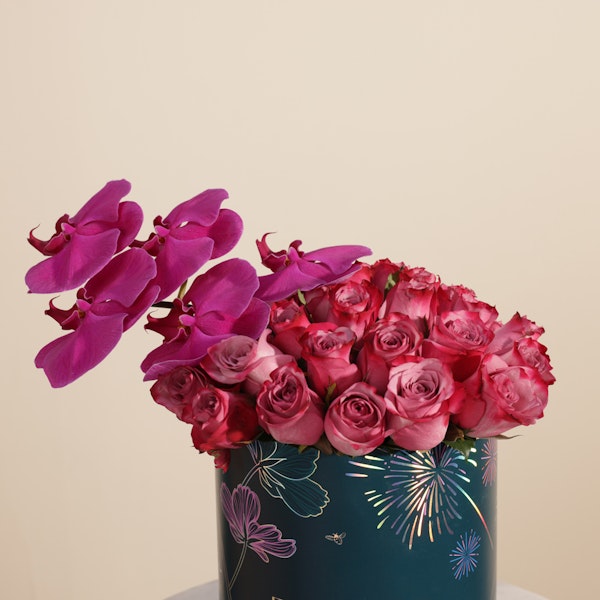 Buy and send New Year's Purple Flowers Box | 30 Flowers gift Online in ...